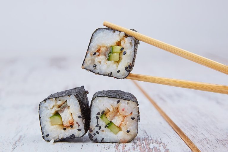 Rețetă de sushi de casă pas cu pas - xTeria